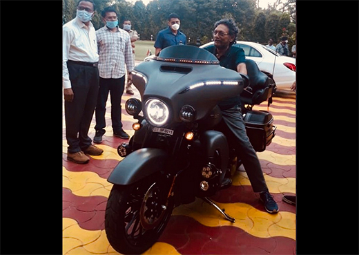 CJI Bobde rides Harley Davidson in Nagpur, photos go viral