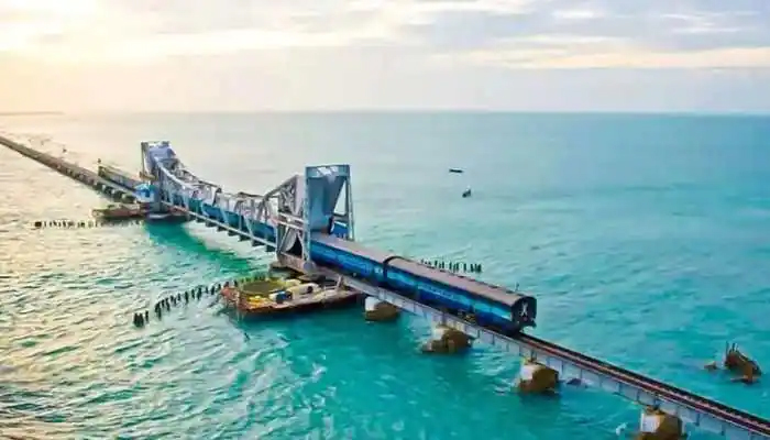 Railway Minister shares incredible video of India’s first vertical lift ...