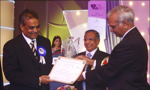 Surat Diamond merchants Diwali gift to employees: over 400 flats, 1000 cars