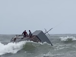 Fishing boat from Malpe capsizes near Bhatkal; all 7 fishermen rescued