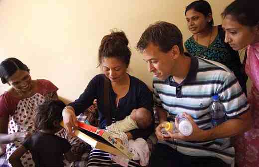 Moment mother meets her baby and surrogate home in Indian surrogacy ...