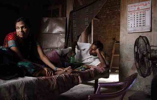 Moment mother meets her baby and surrogate home in Indian surrogacy ...