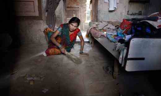 Moment mother meets her baby and surrogate home in Indian surrogacy ...