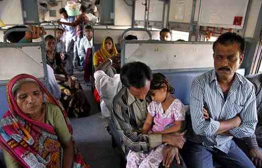 Moment mother meets her baby and surrogate home in Indian surrogacy ...