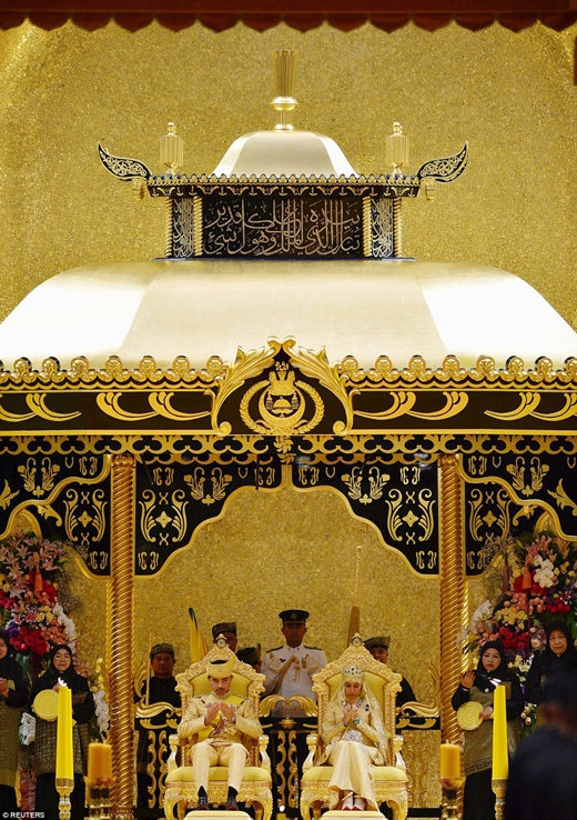 Sultan of Bruneis son Prince Abdul Malik gets married in a sea of gold