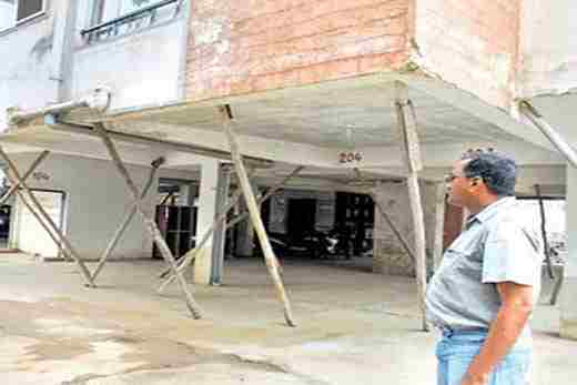 Believe it or not: A 4-storey shaky building thats supported by bamboos