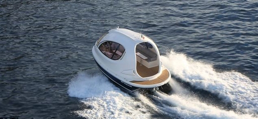 Tiny boat reaches a top speed of 40mph - and can be customised to ...